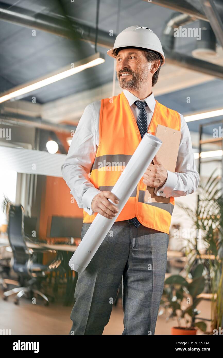 Man in orange uniform hi-res stock photography and images - Alamy