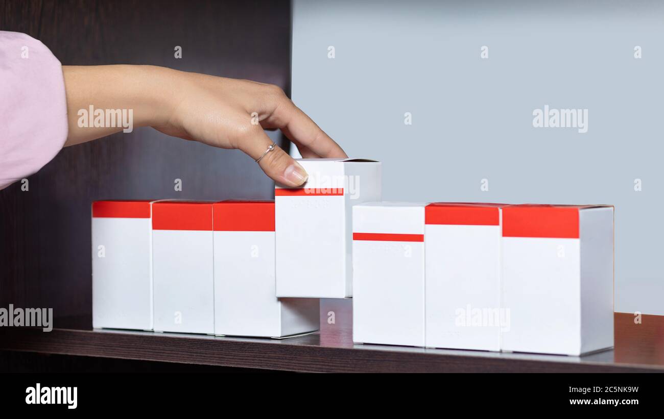 White boxes hi-res stock photography and images - Alamy