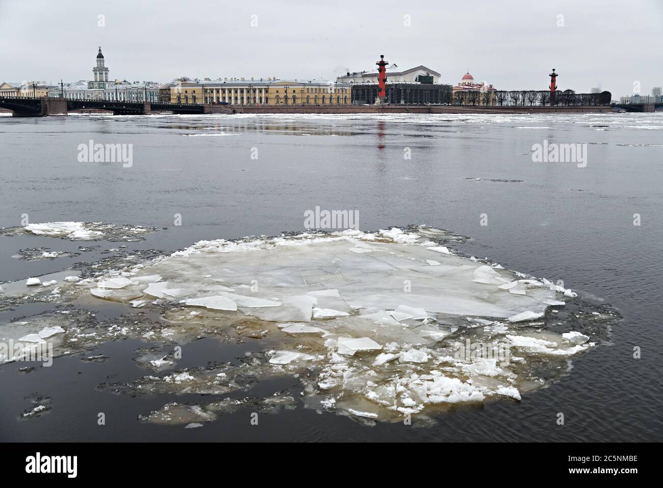 View on floating ice in Neva river and spit of Vasilyevsky Island ...