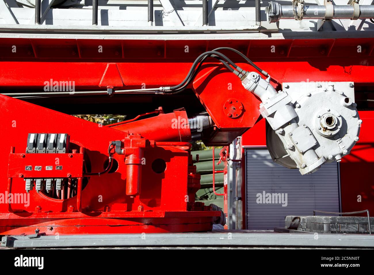 Hydraulic system of lifting and controlling the direction of the fire ...