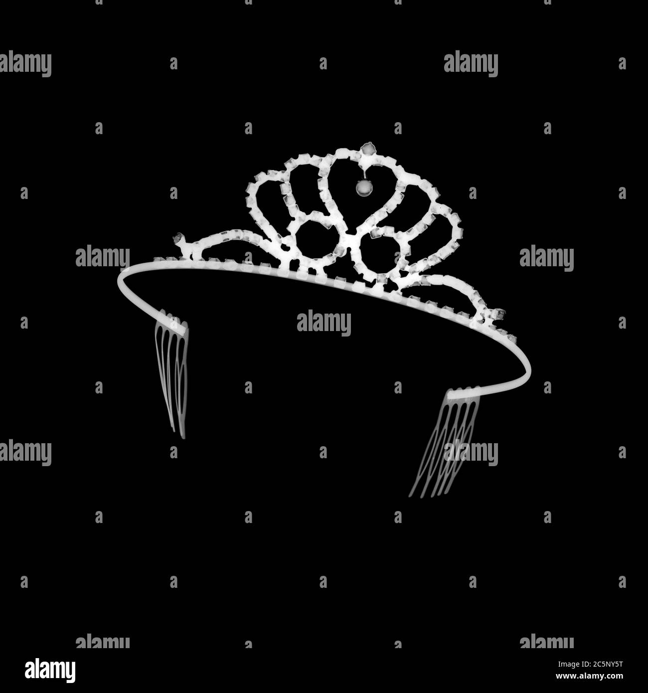 Wedding tiara hi-res stock photography and images - Alamy