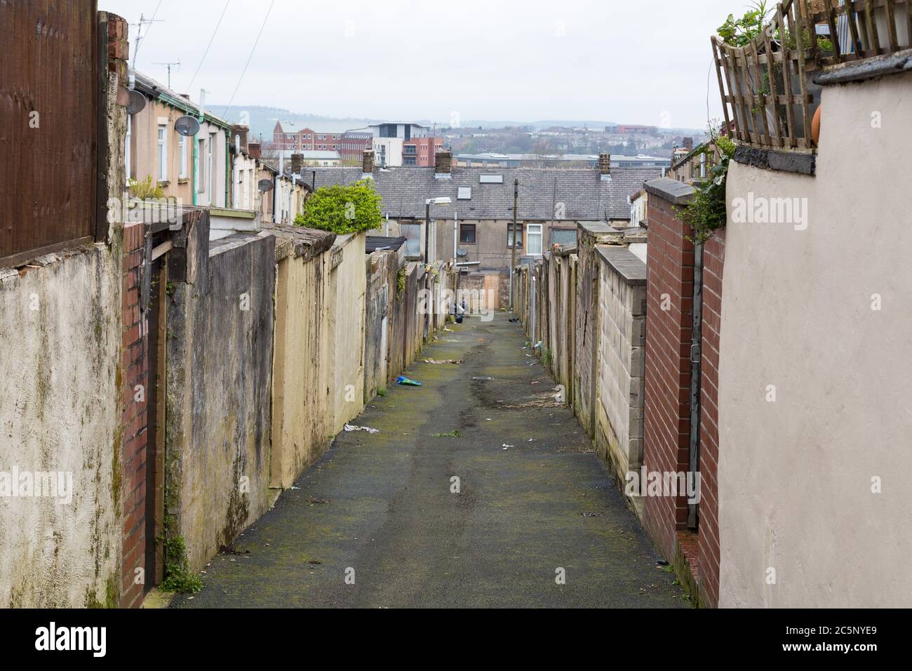Back alley uk hi-res stock photography and images - Alamy