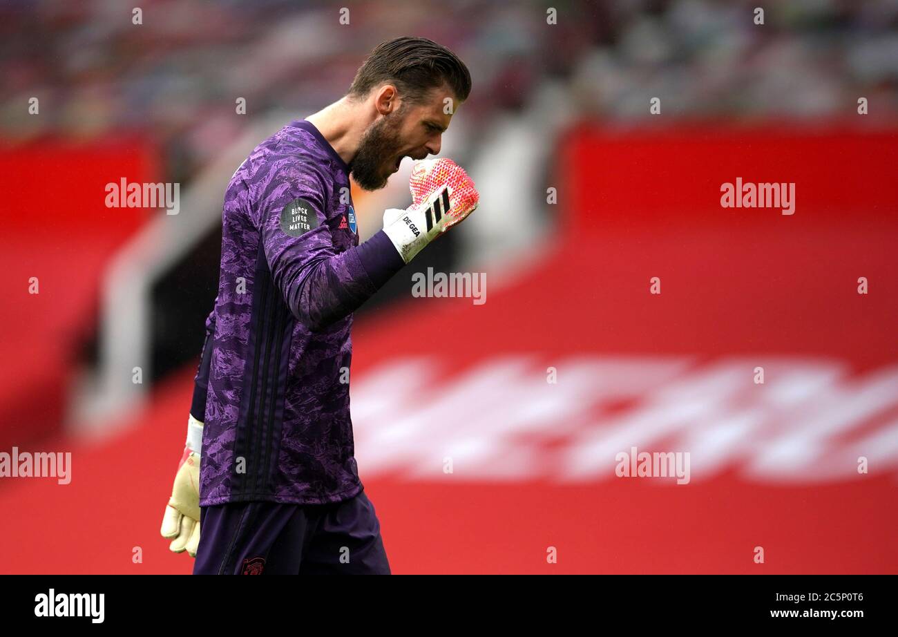 Manchester United goalkeeper David de Gea celebrates his side's fourth ...