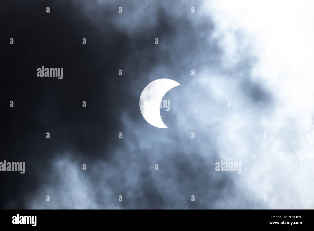 The earth covers the sun in a beautiful solar eclipse Stock Photo - Alamy