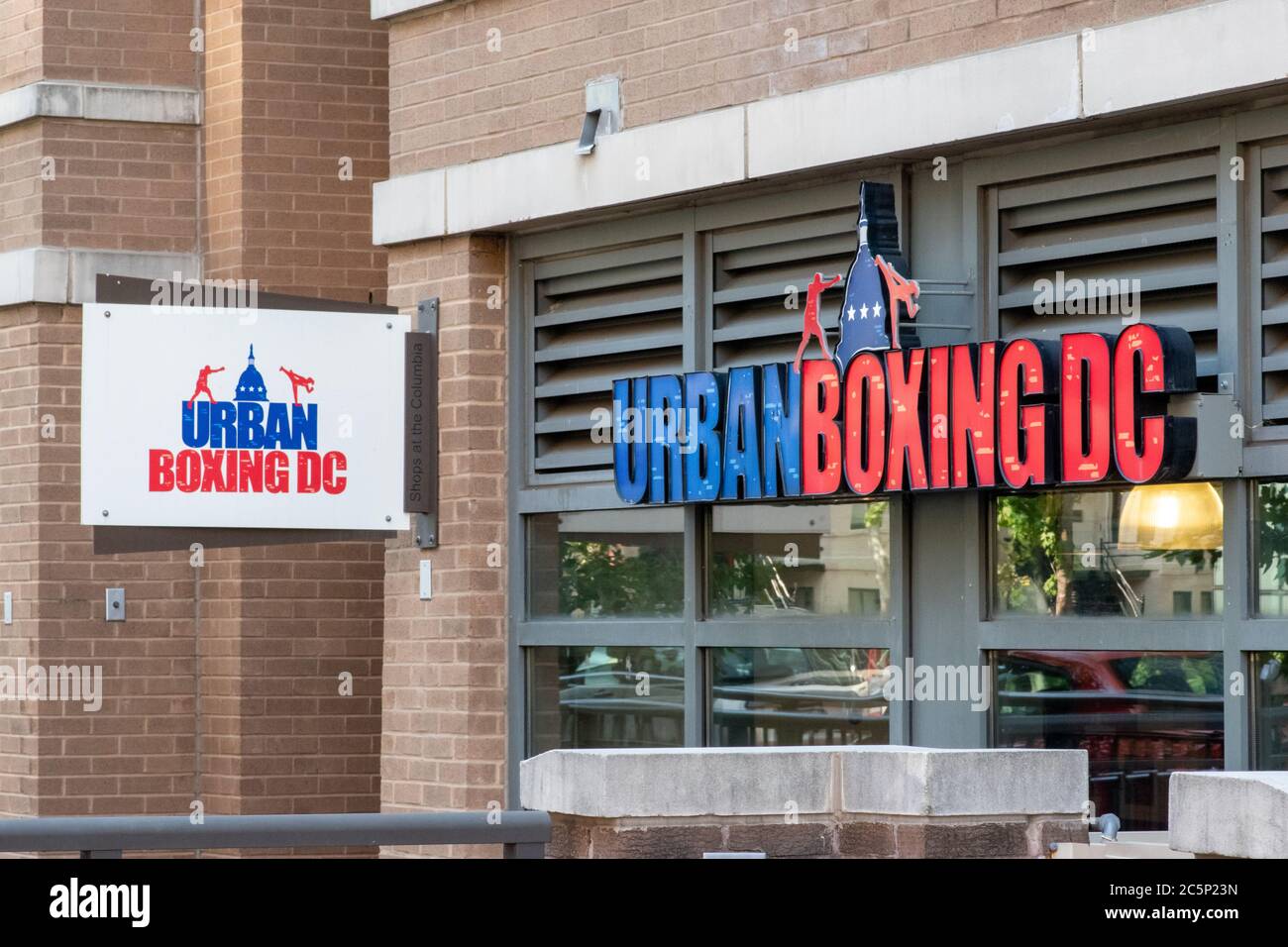 Martial arts studio exterior hi-res stock photography and images - Alamy