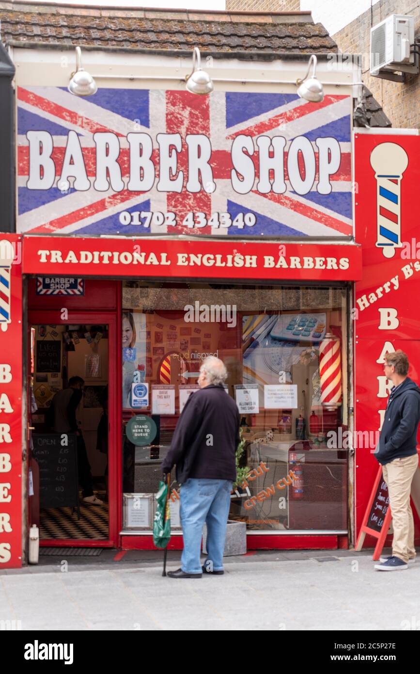 Queue shop uk hi-res stock photography and images - Alamy