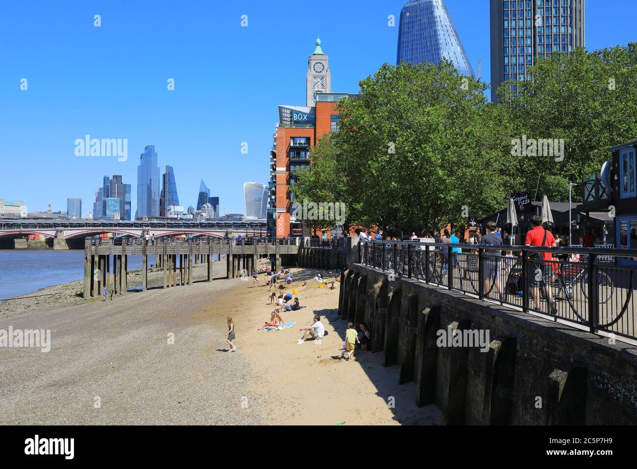 Beach on the River Thames by Gabriel's Wharf, on London's South Bank ...