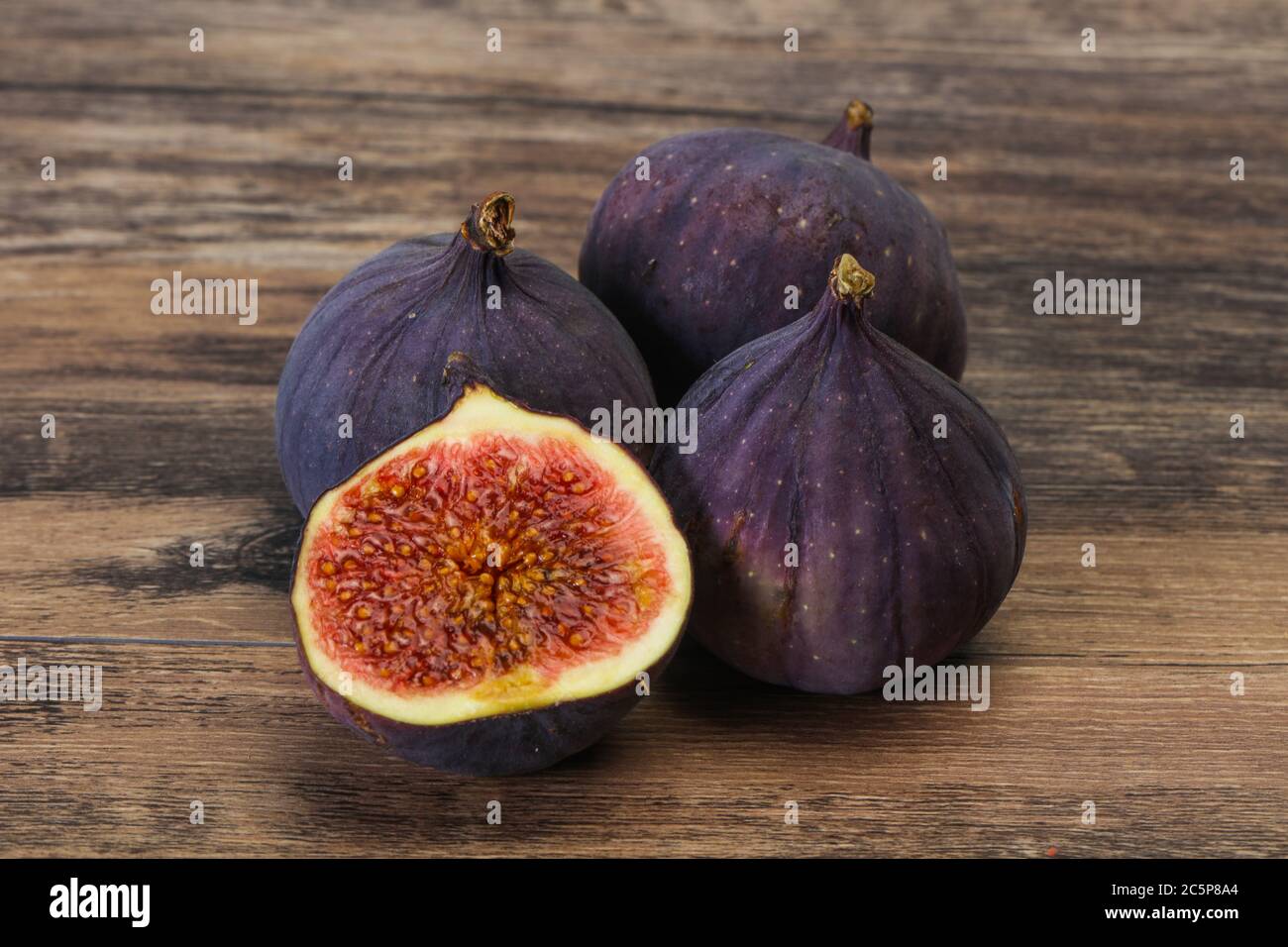 Ripe sweet fresh sliced fig fruit Stock Photo - Alamy