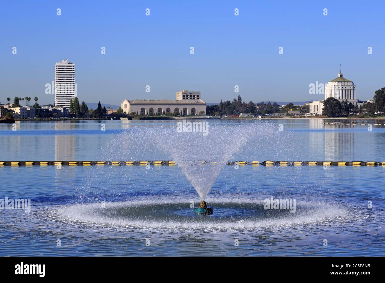 Fountain in Lake Merritt,Oakland,California,USA Stock Photo - Alamy