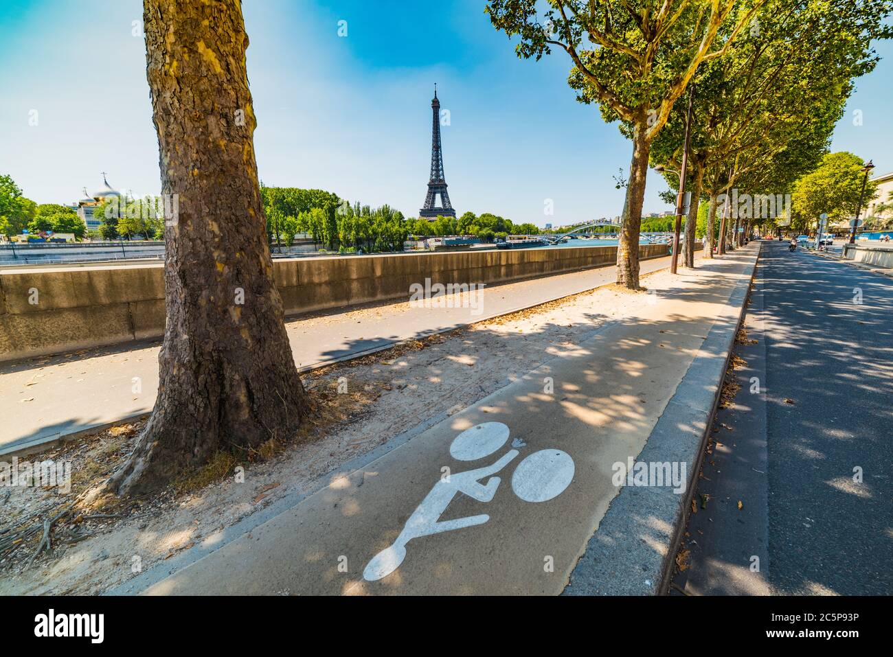 Bike lane by Seine river with world famous Tour Eiffel on the ...