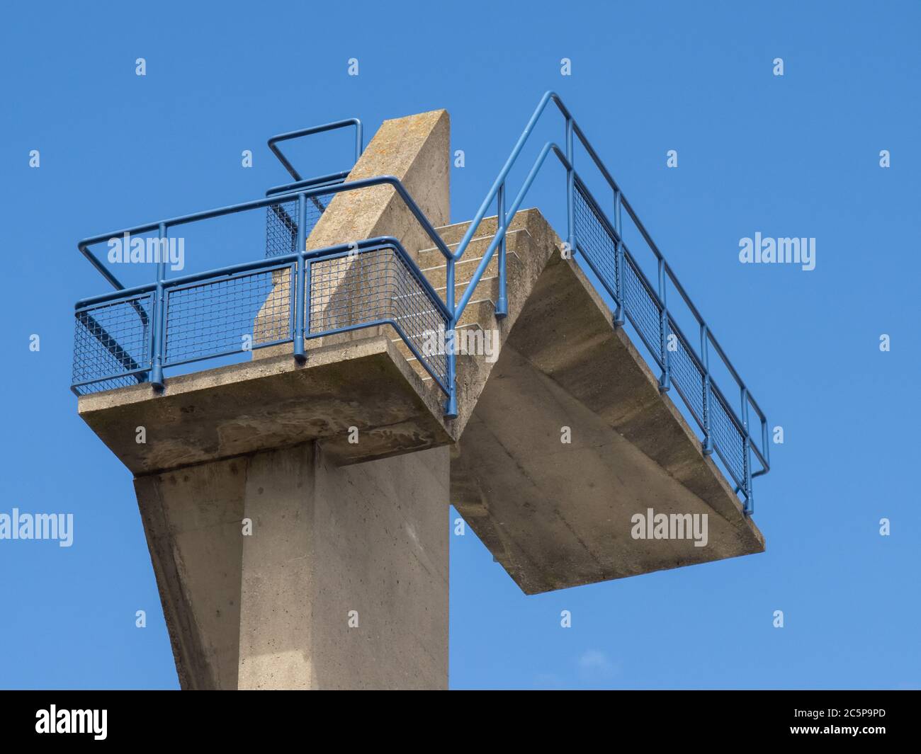 High dive board hi-res stock photography and images - Alamy