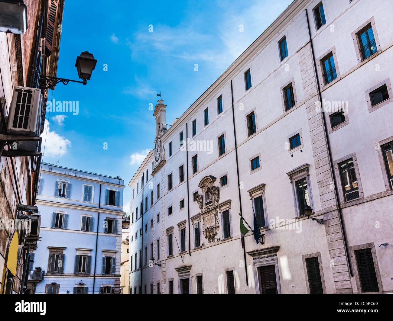 Monte di pieta rome hi-res stock photography and images - Alamy