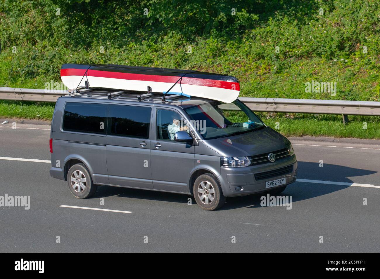 Lcv grey vw volkswagen t porter t30 se hi-res stock photography and ...