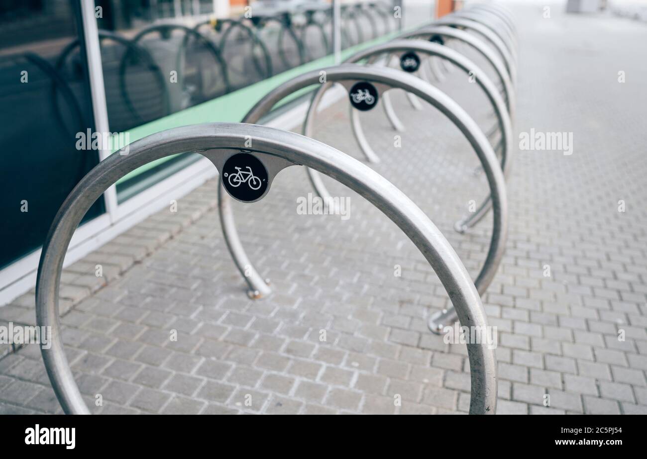 Empty bike hire station hi-res stock photography and images - Alamy