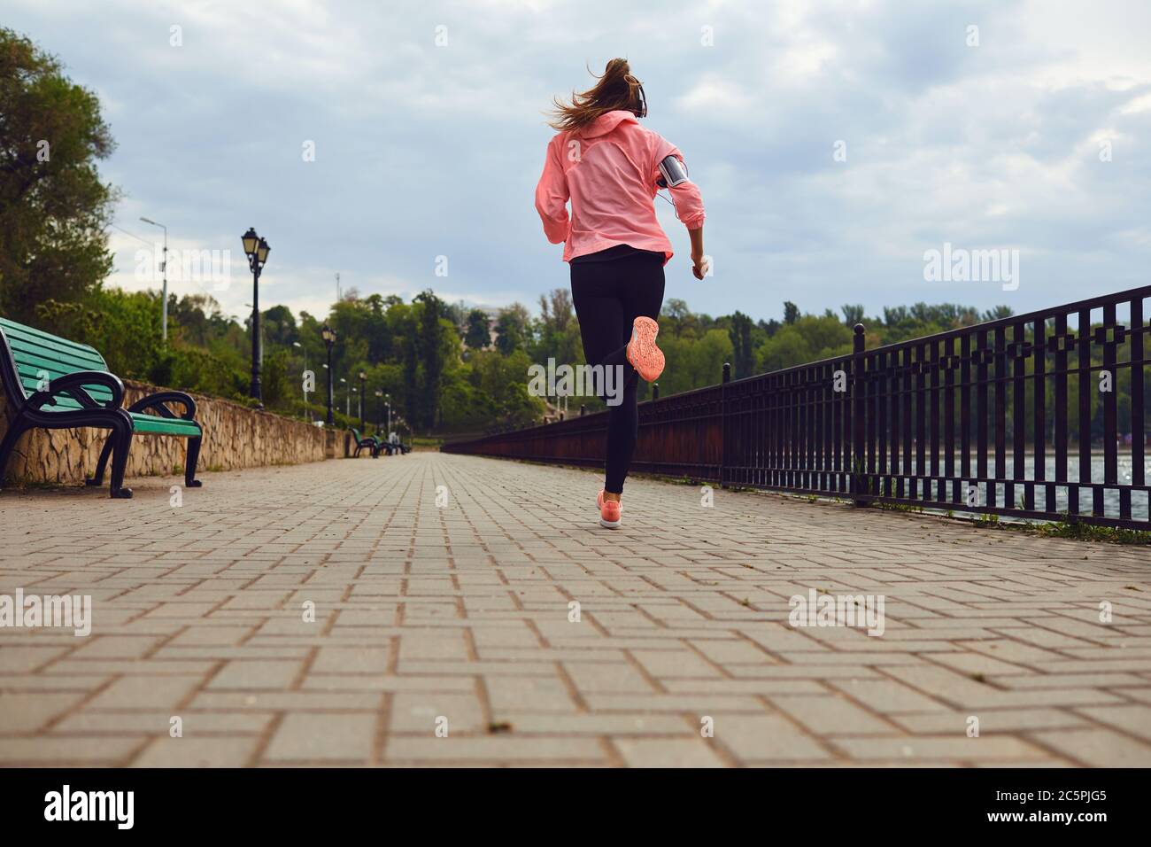 Back view of woman hi-res stock photography and images - Alamy