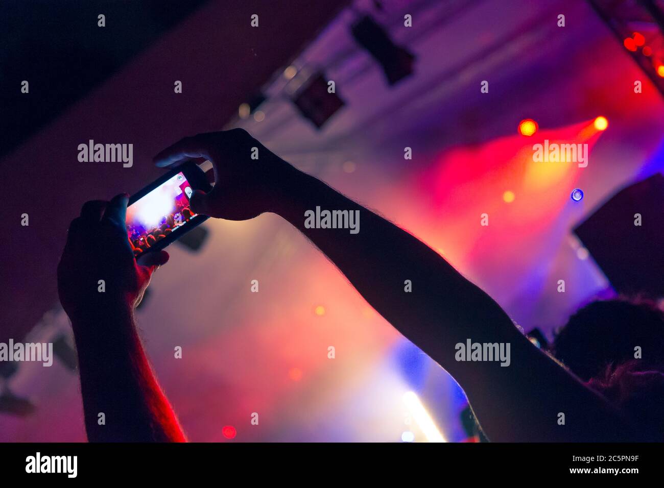 Concert front view stage crowd hi-res stock photography and images - Alamy