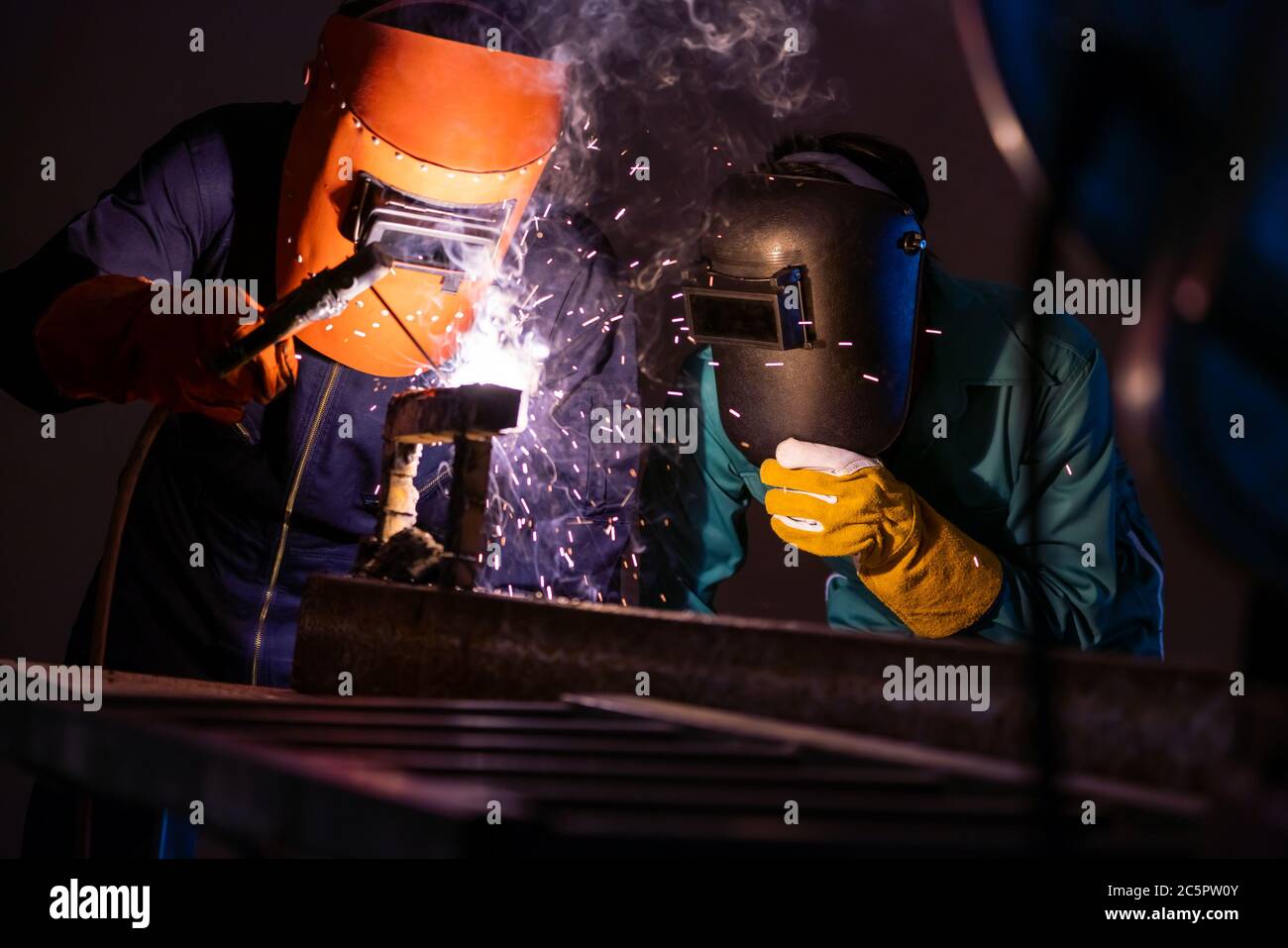 Electric arc welding hi-res stock photography and images - Alamy