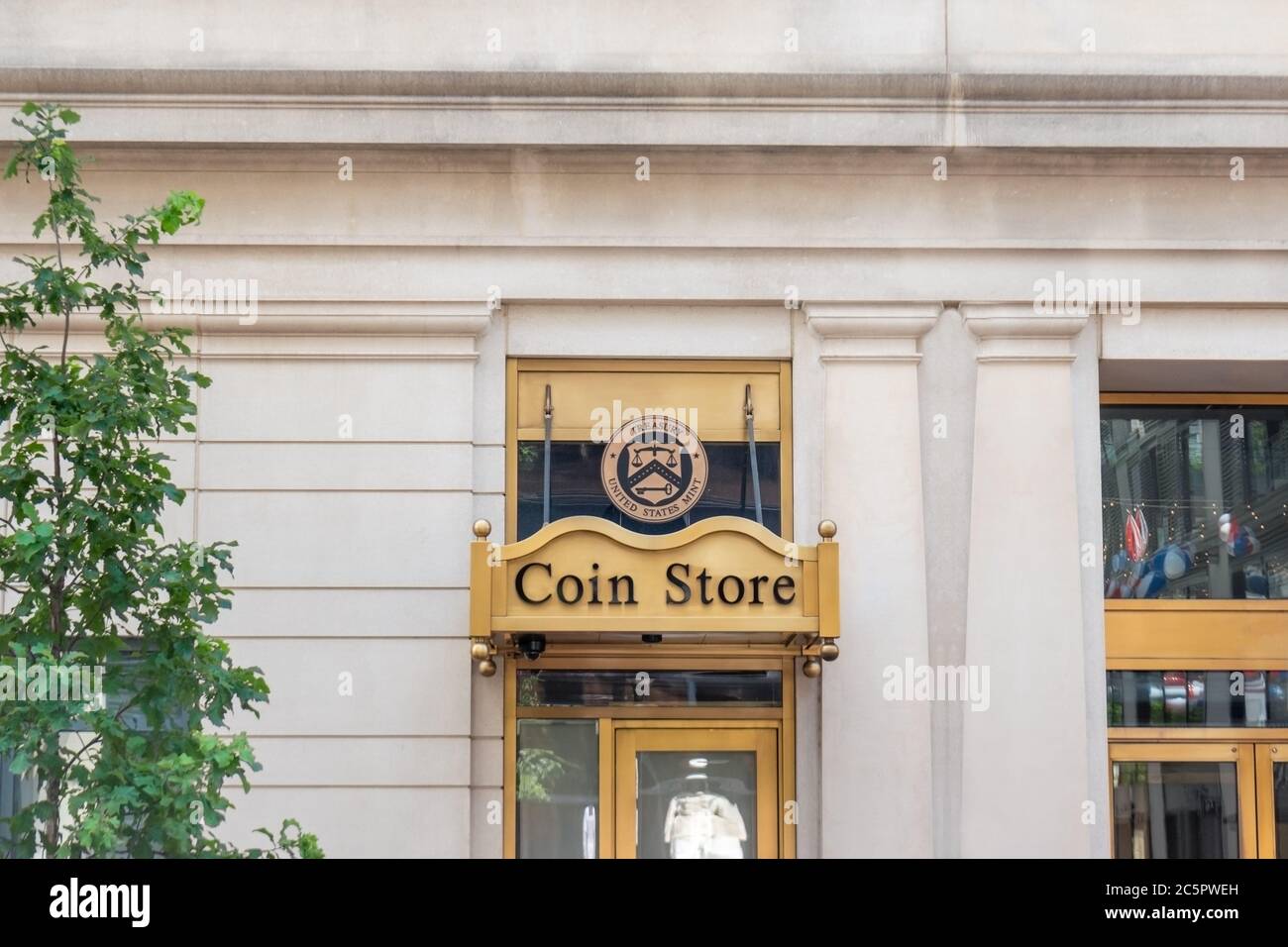 Coin department store hi-res stock photography and images - Alamy