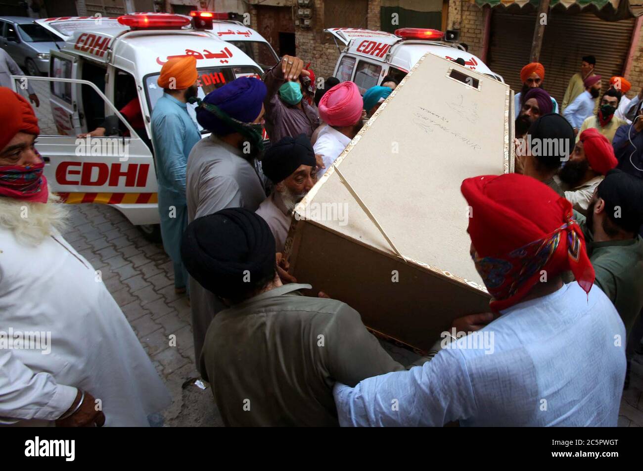 Sikh funeral coffin in gurdwara hi-res stock photography and images - Alamy