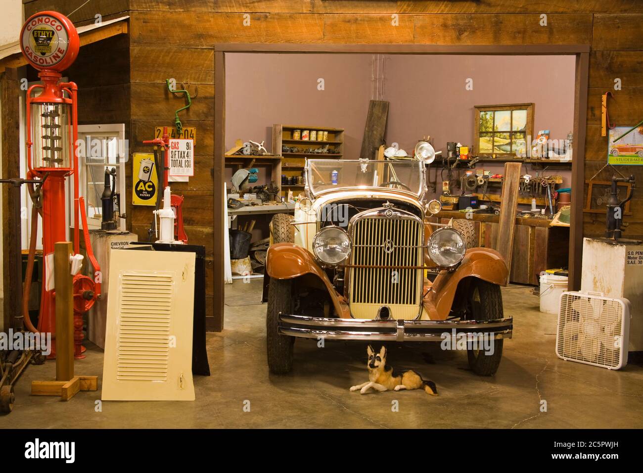 Capital garage hi-res stock photography and images - Alamy