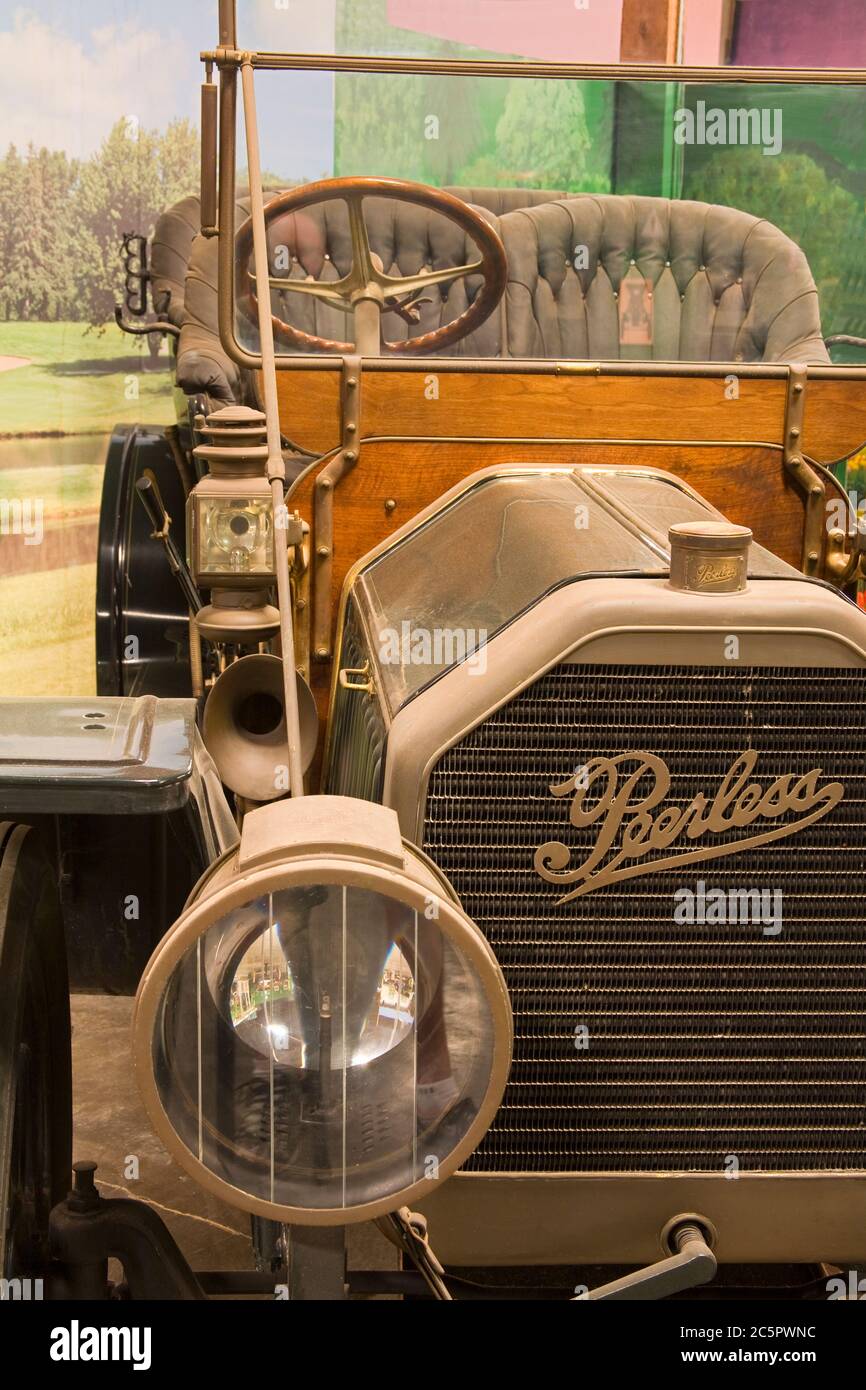 1910 peerless hi-res stock photography and images - Alamy