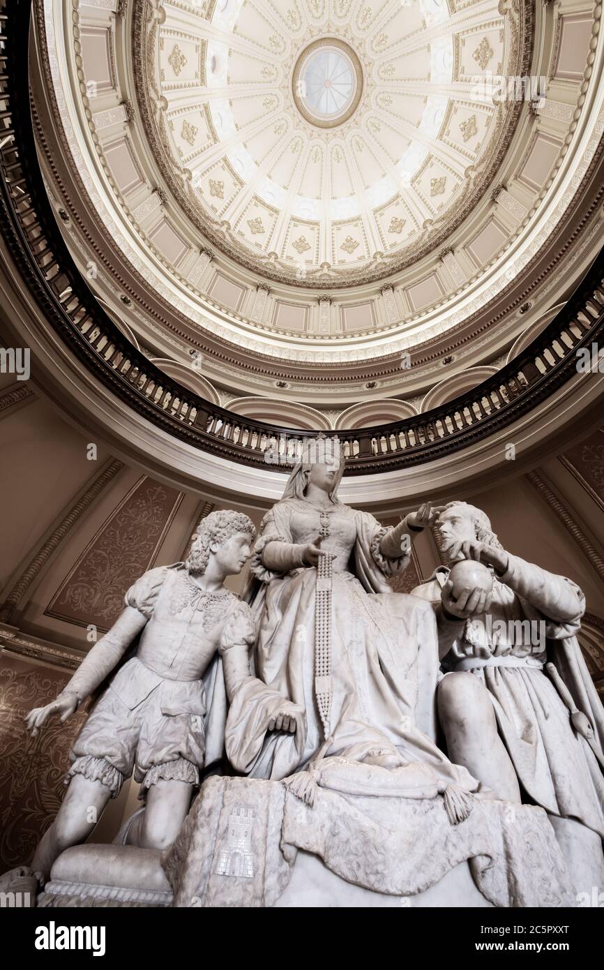 Statue of Queen Isabella & Columbus in the Rotunda of the State Capitol ...