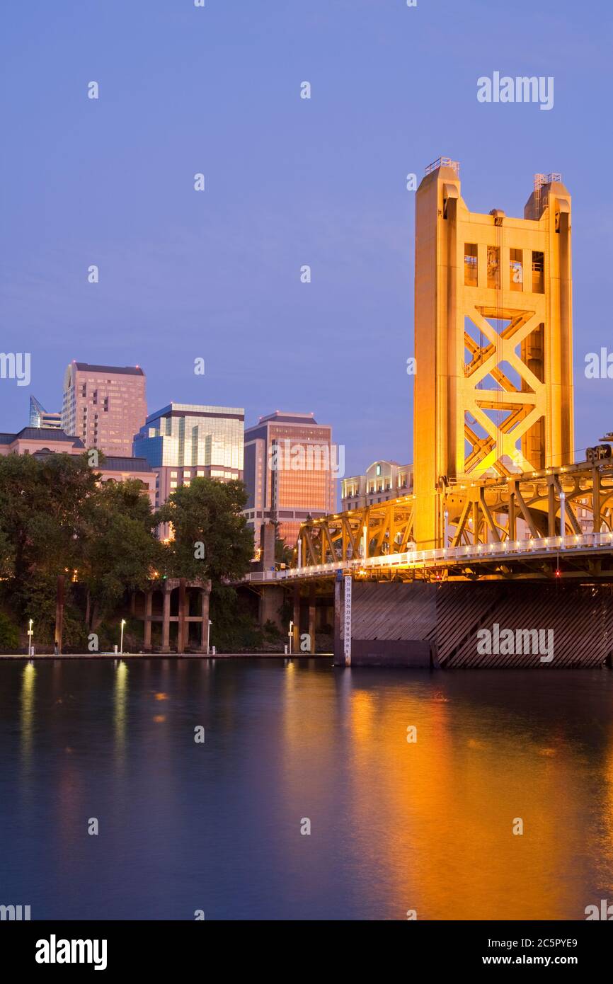 Old sacramento bridge hi-res stock photography and images - Alamy