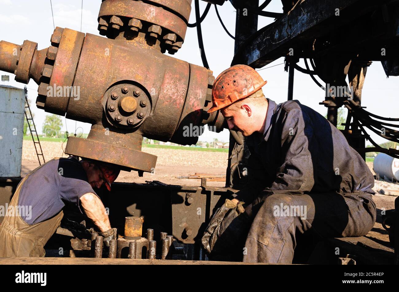 Blowout preventer hi-res stock photography and images - Alamy