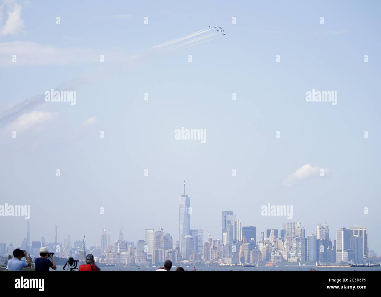 Bayonne, United States. 04th July, 2020. U.S. Air Force Thunderbirds ...