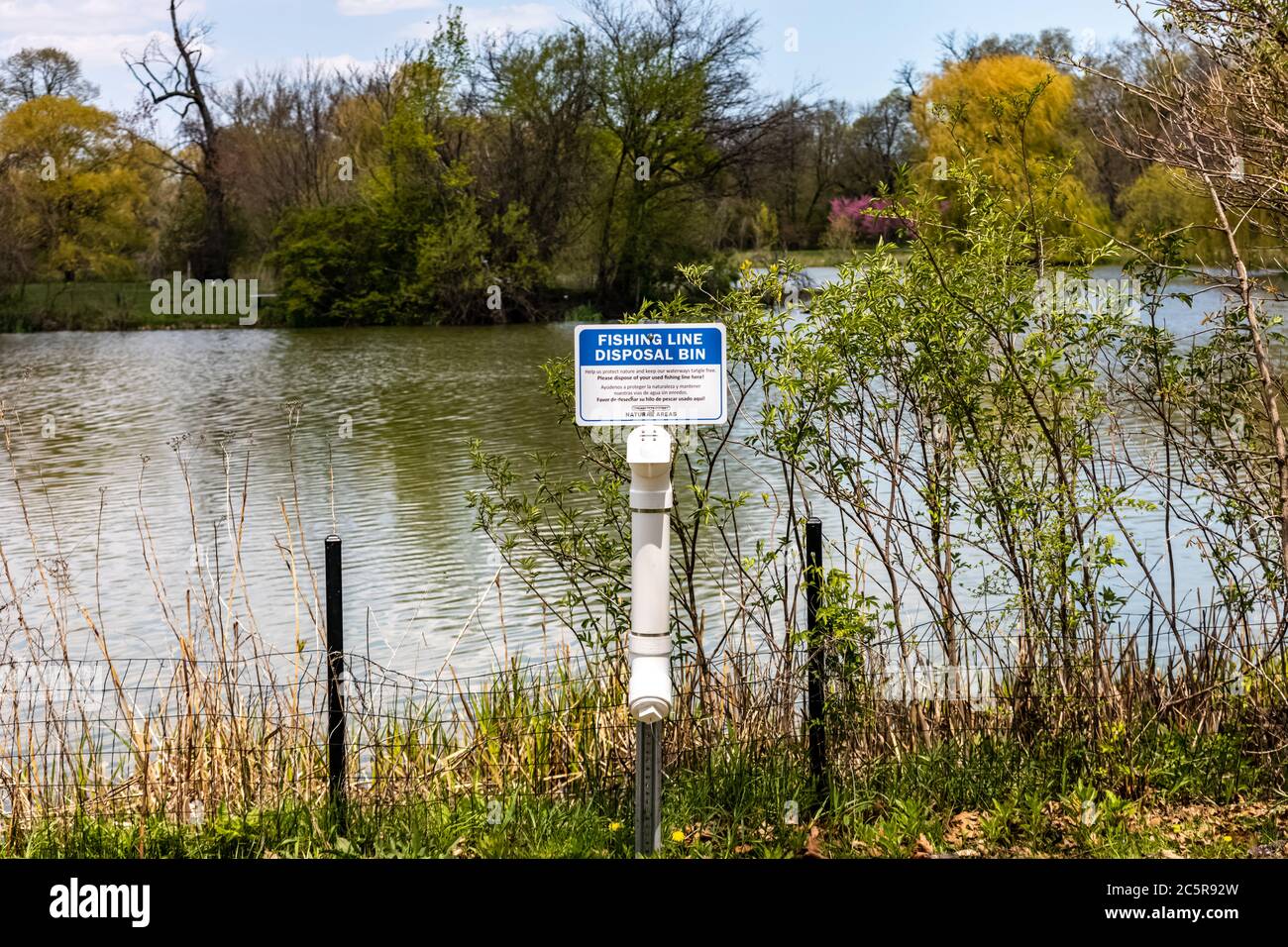 Outdoor fishing line disposal bin there a Lagoon in Chicago's ...