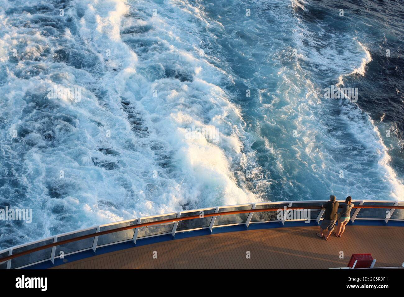 Curved ship rails hi-res stock photography and images - Alamy
