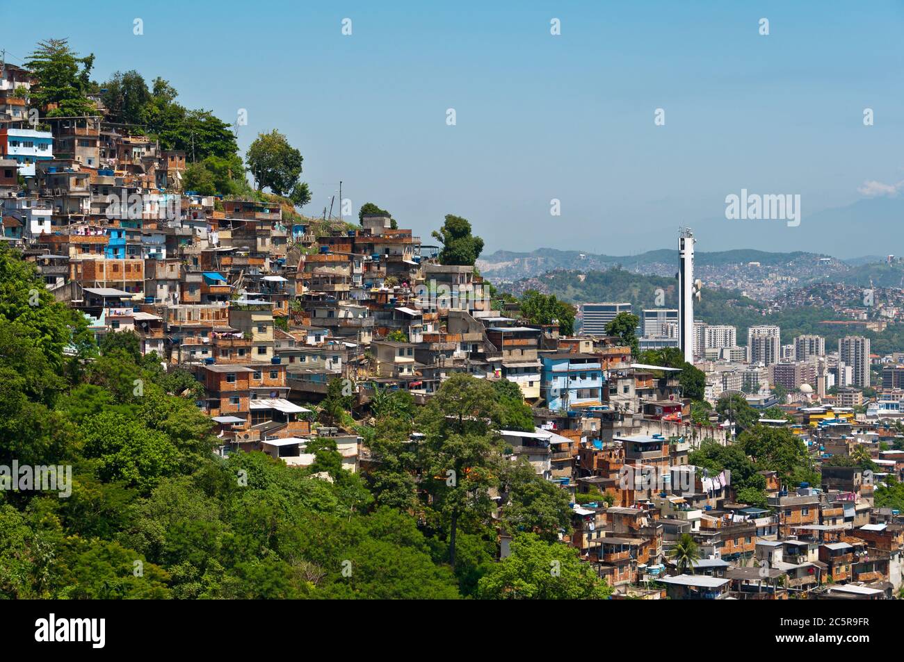 Favela poverty crime brazil urban hi-res stock photography and images ...
