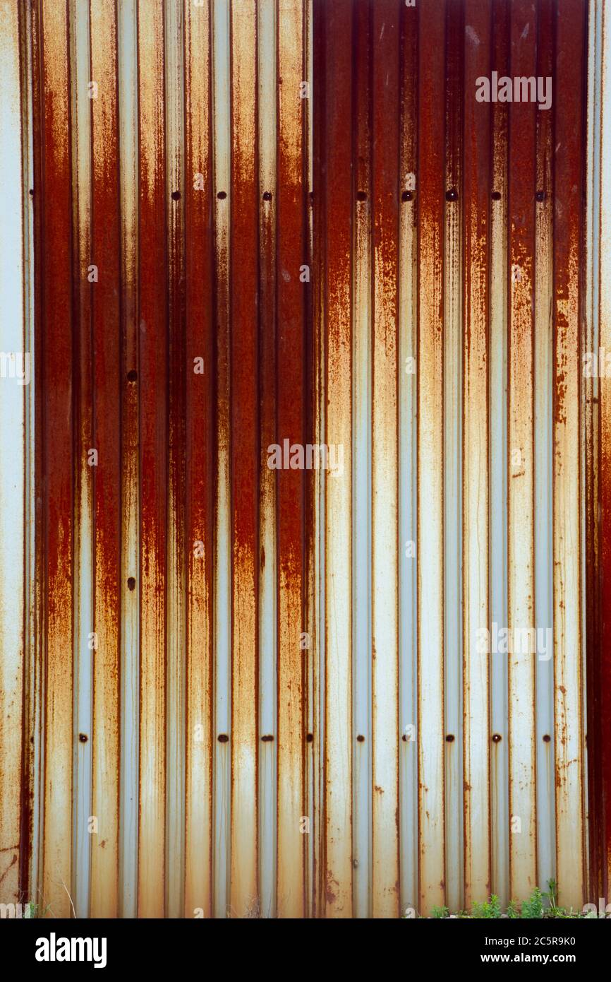 Rusted corrugated sheet metal Stock Photo - Alamy