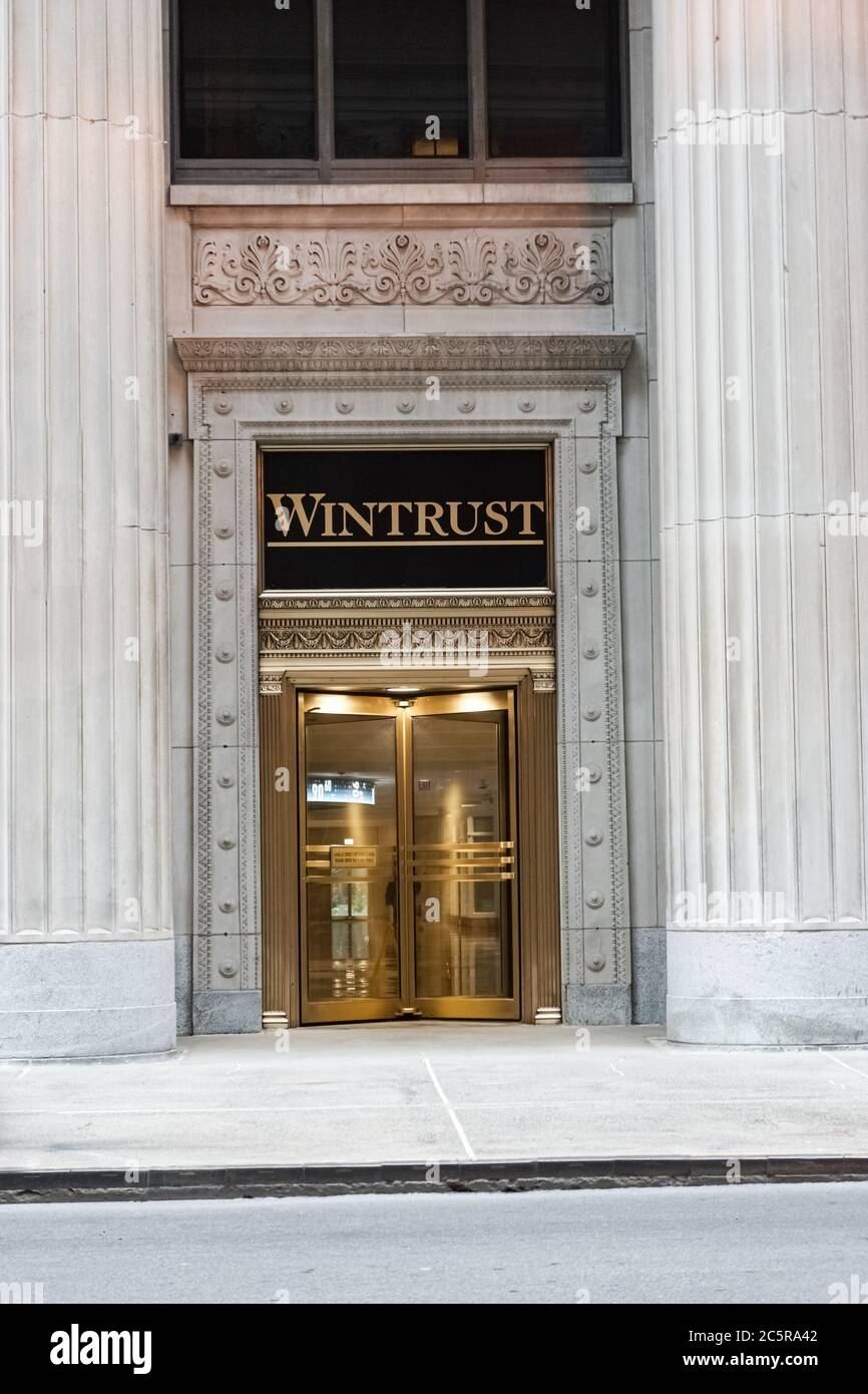 Wintrust bank chicago hi-res stock photography and images - Alamy