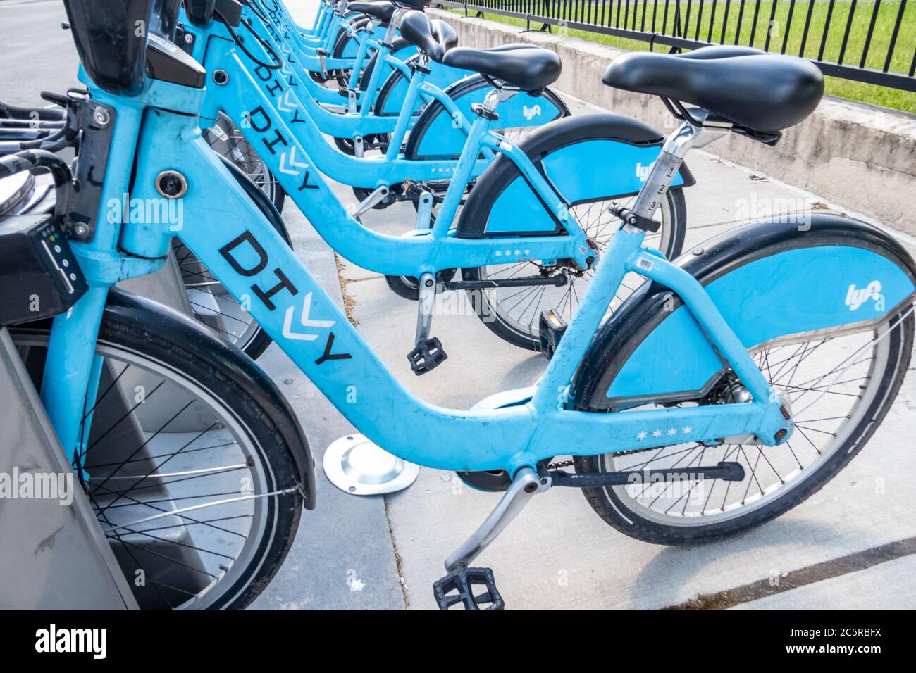 Chicago divy bicycle rental station hi-res stock photography and images ...