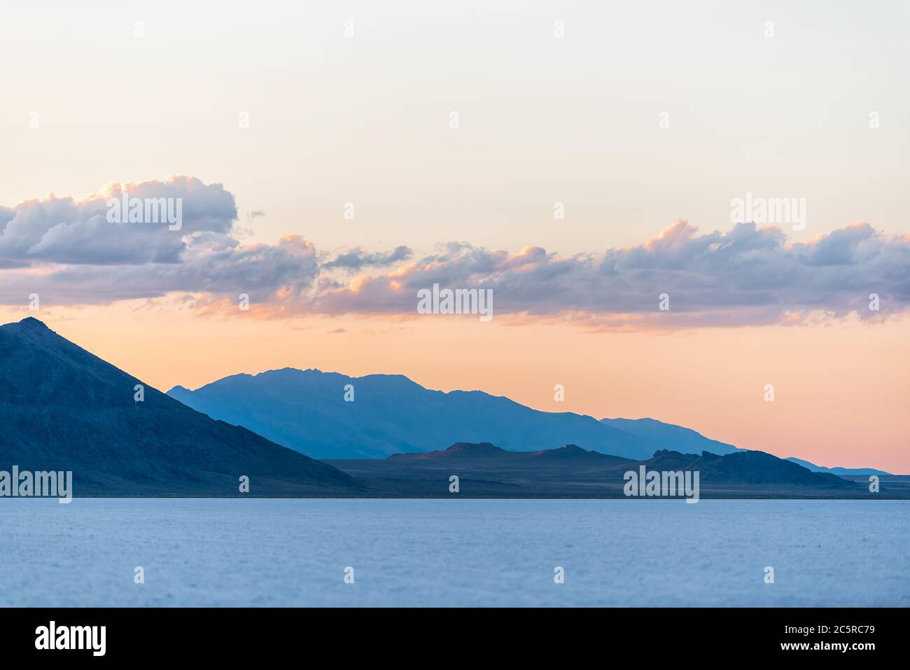 Bonneville Salt Flats basin colorful blue red twilight silhouette ...
