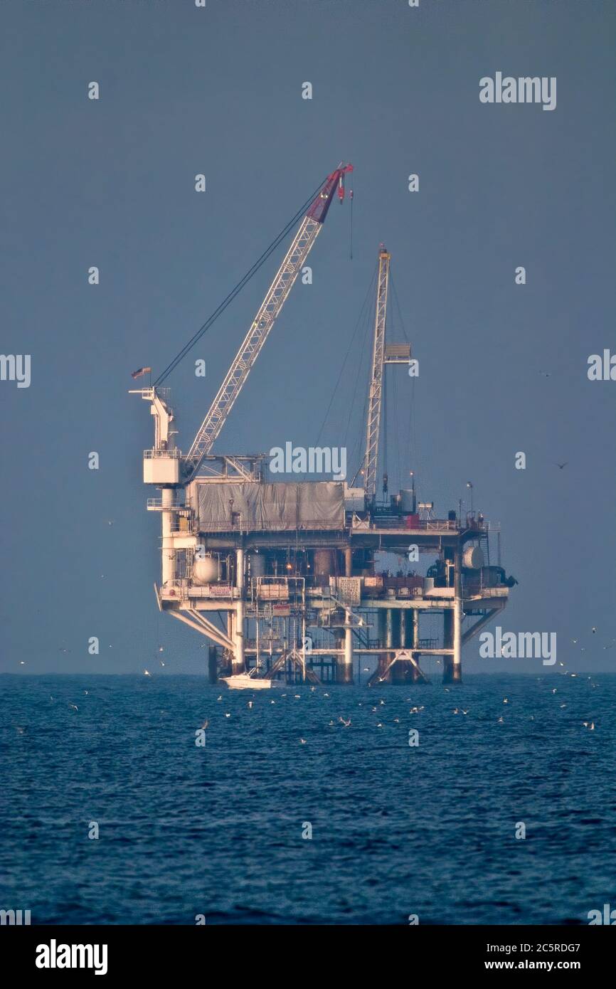 Global platform hi-res stock photography and images - Alamy