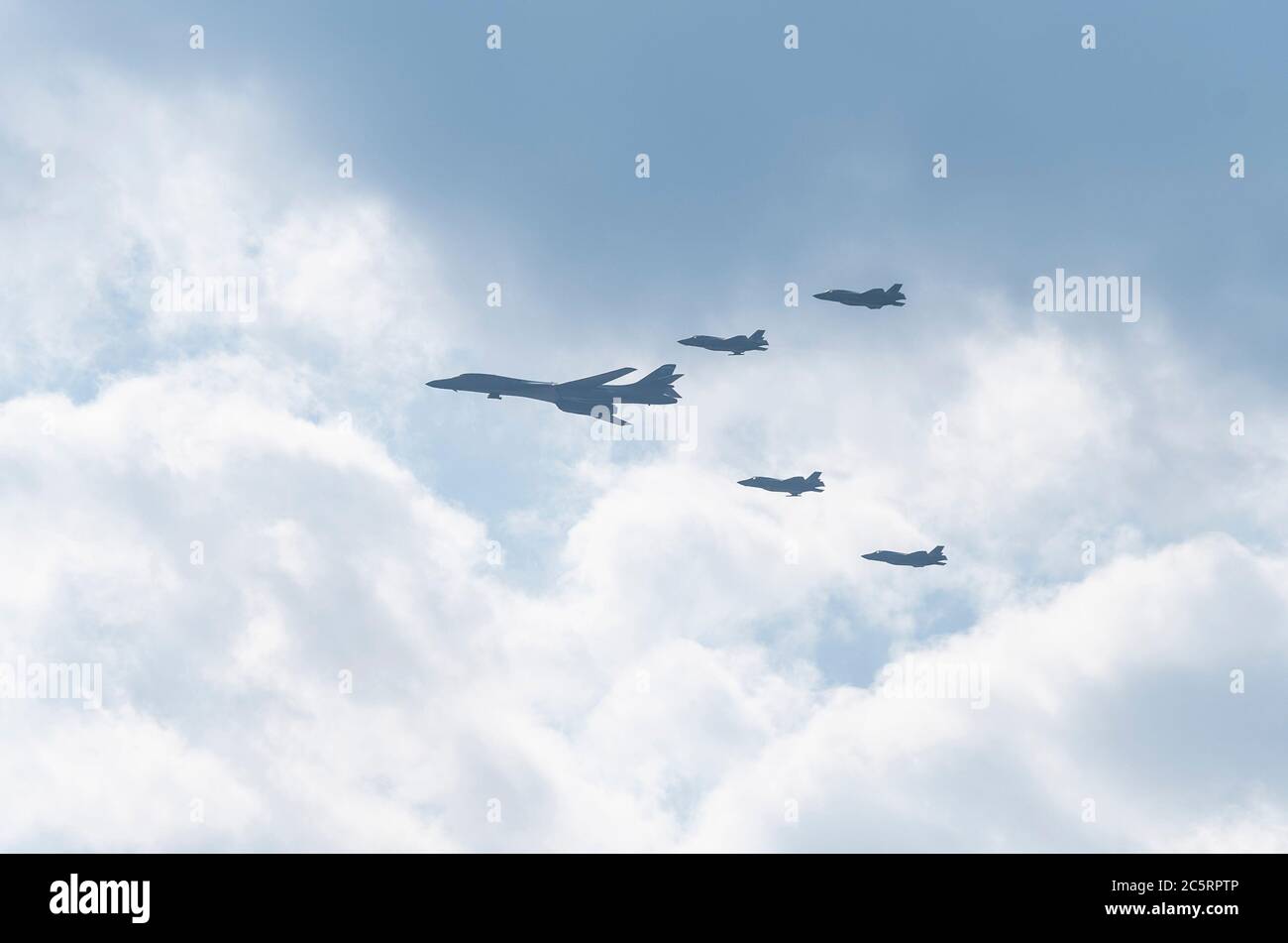 B 22 bomber hi-res stock photography and images - Alamy
