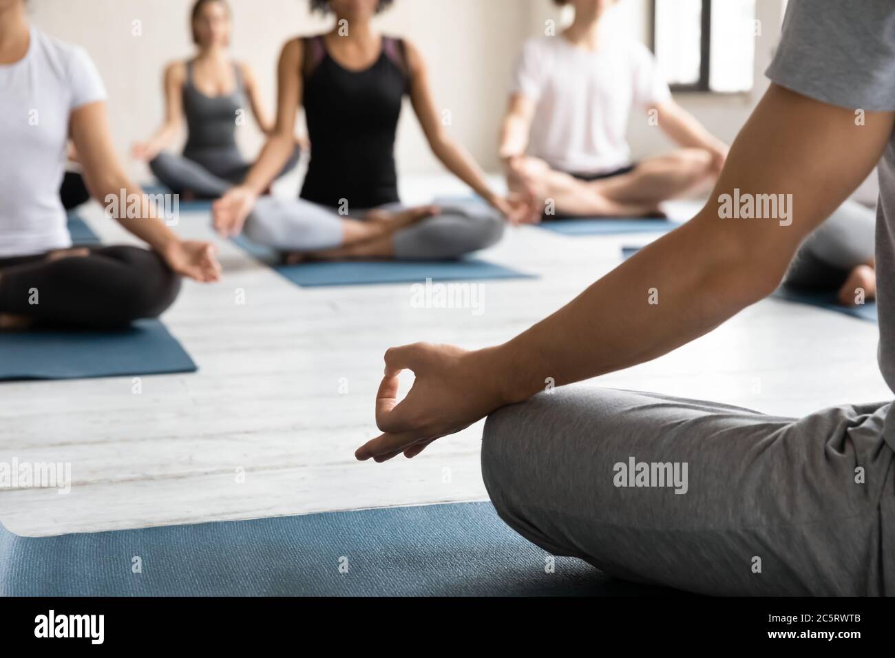 Person in focus symbol hi-res stock photography and images - Alamy