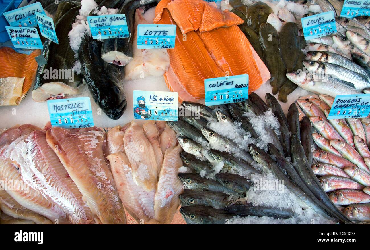 French supermarket meat hi-res stock photography and images - Alamy