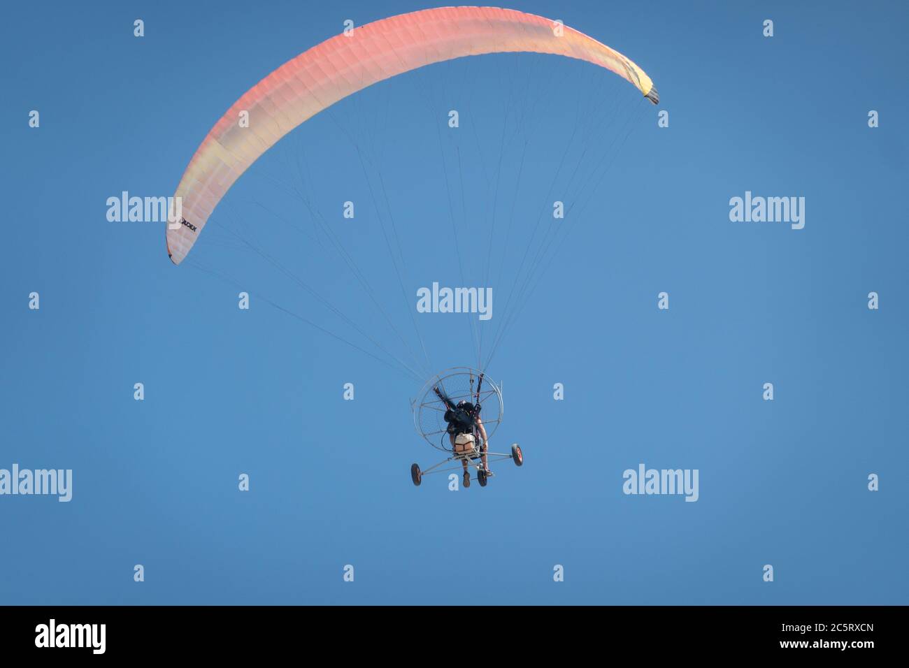 Powered parachute hi-res stock photography and images - Alamy