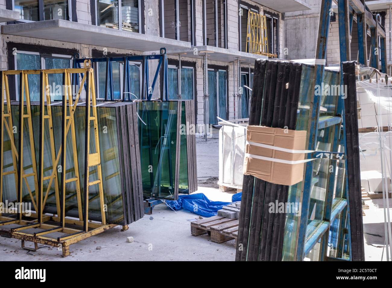 Large panes of glass hi-res stock photography and images - Alamy