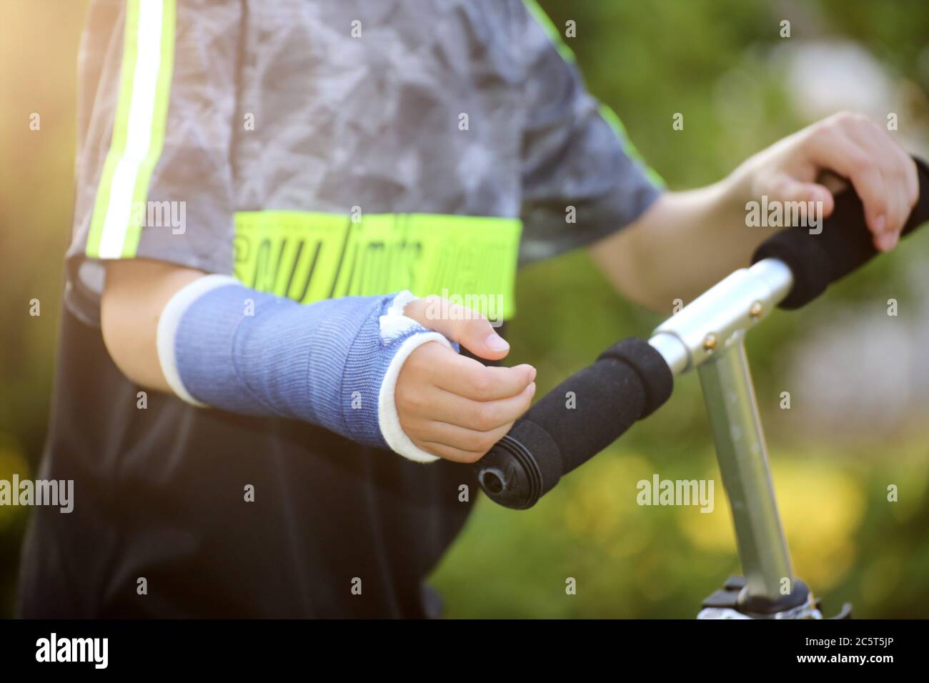 Gipsarm hi-res stock photography and images - Alamy