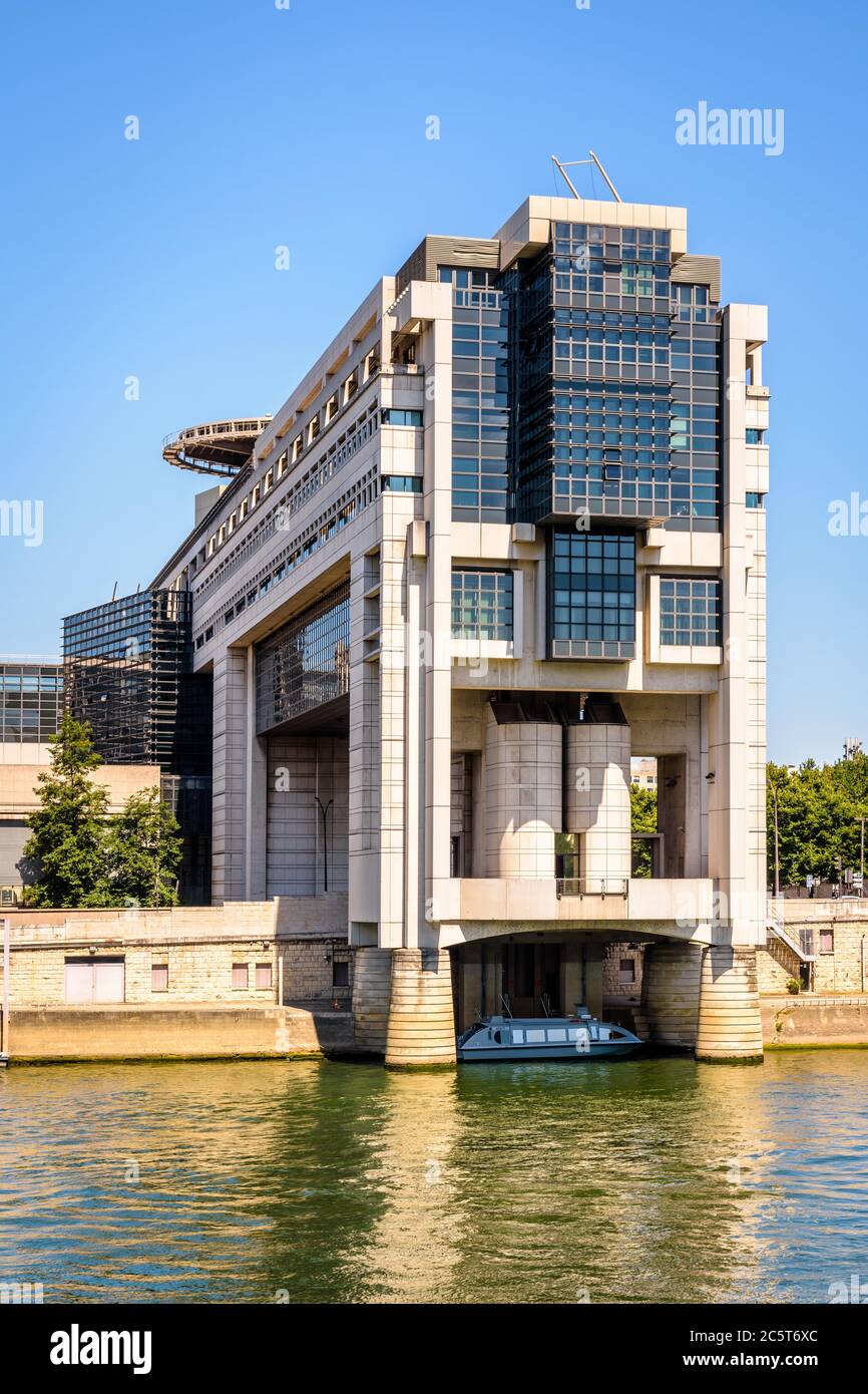 French tourist economy hi-res stock photography and images - Alamy