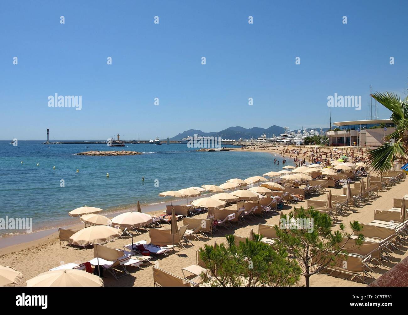 Cannes sea front hi-res stock photography and images - Alamy