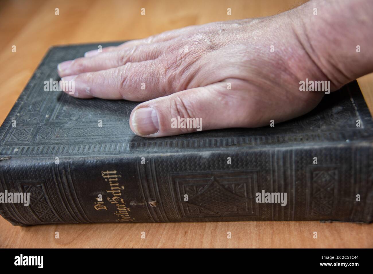 Bible oath hi-res stock photography and images - Alamy