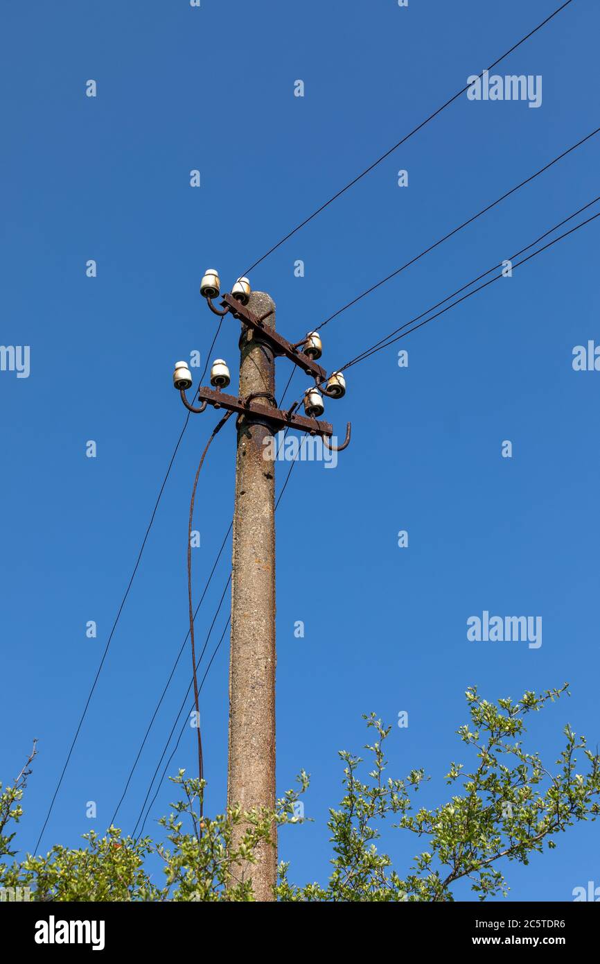 Crashed electricity tower hi-res stock photography and images - Alamy
