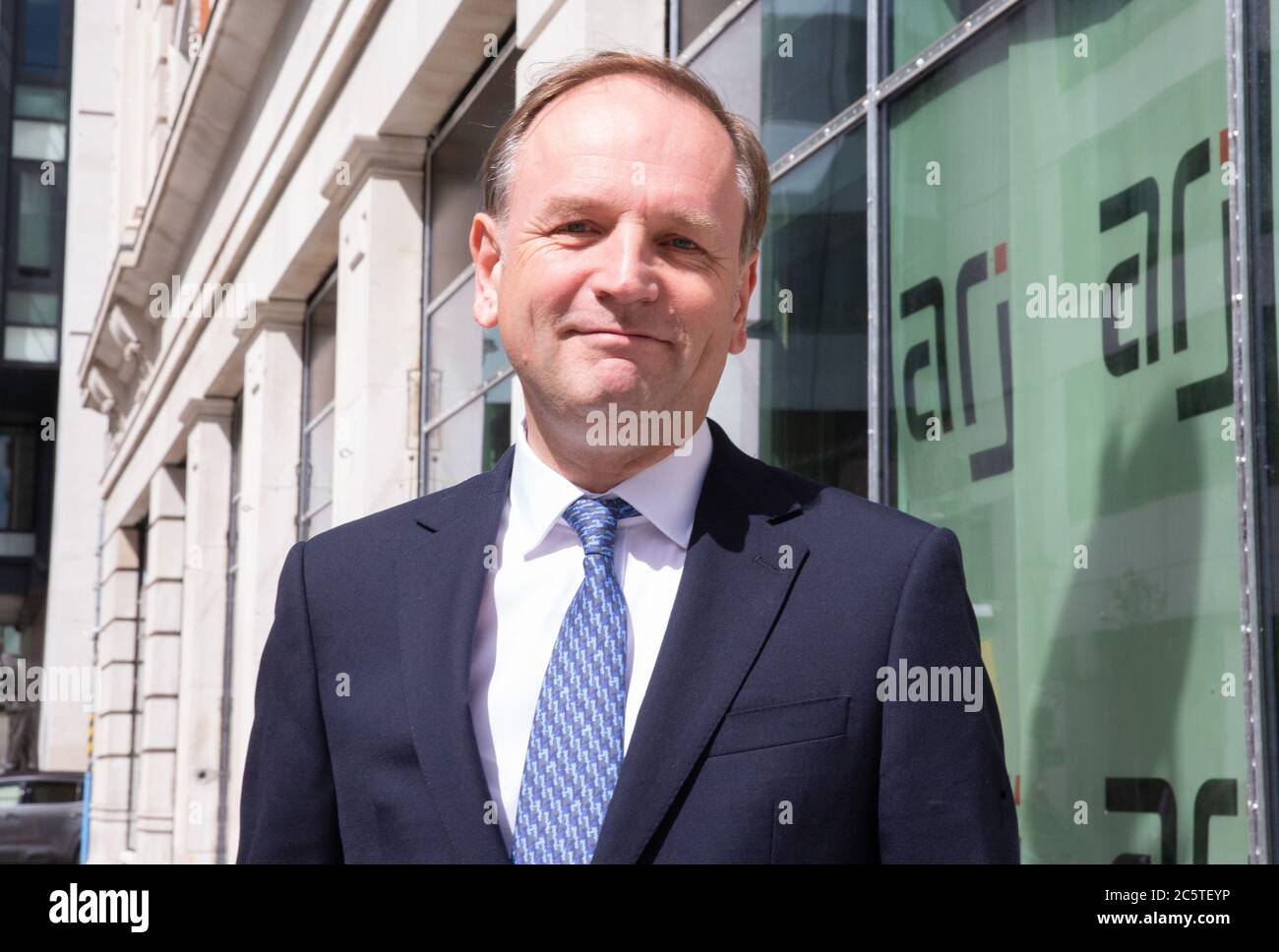Sir simon stevens nhs pandemic hi-res stock photography and images - Alamy