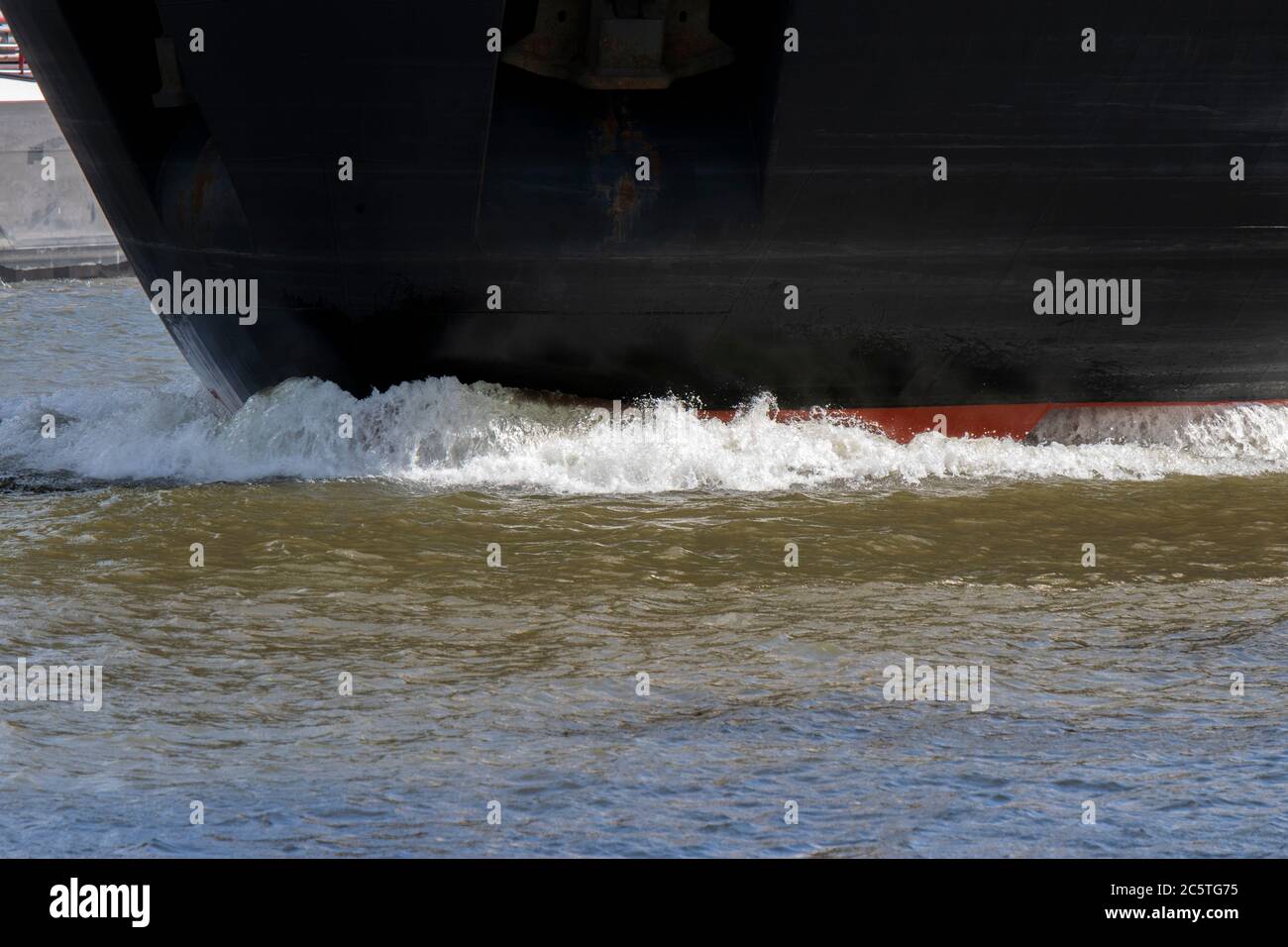 Boat front view waves hi-res stock photography and images - Alamy