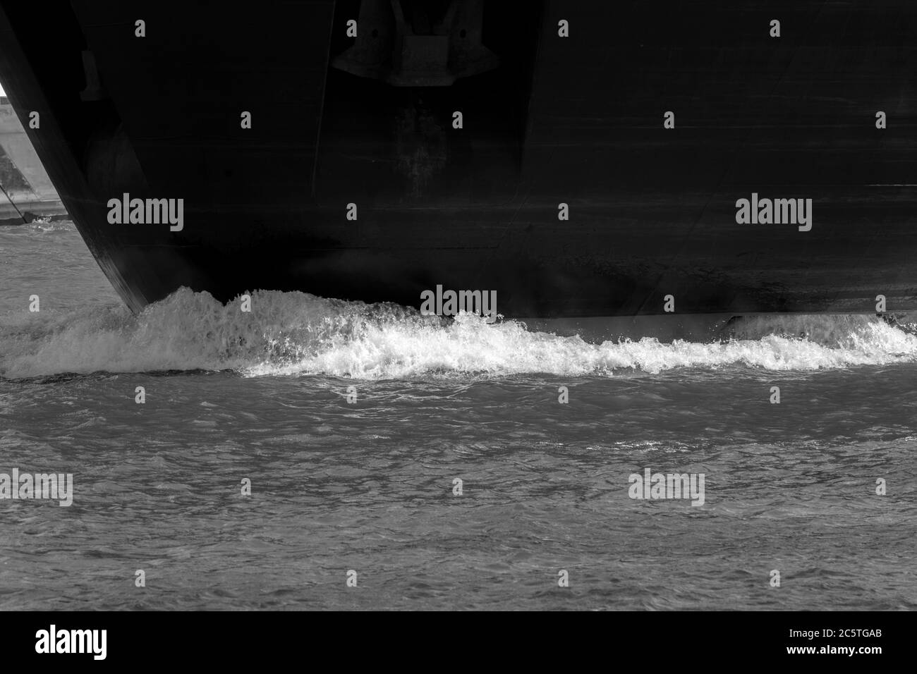 Boat front view waves Black and White Stock Photos & Images - Alamy